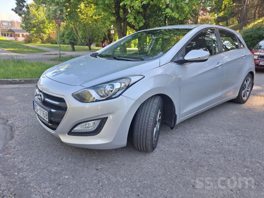 Grey Hyundai i30 2016 in Riga, with an engine capacity of 1.60 L and mileage of 233 thousand km for 4800 €, photo 8 on AUTOMOTO.COM.LV