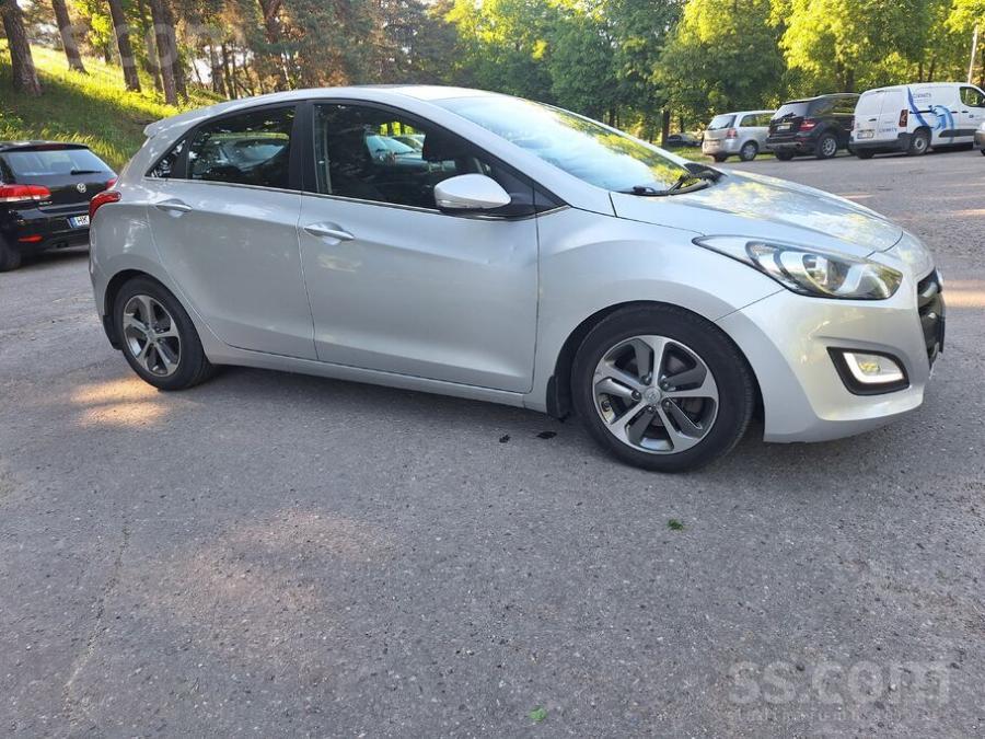 Grey Hyundai i30 2016 in Riga, with an engine capacity of 1.60 L and mileage of 233 thousand km for 4800 €, photo 9 on AUTOMOTO.COM.LV
