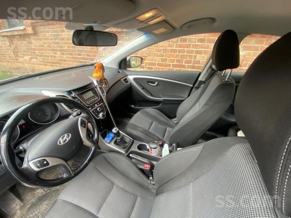 Pelēks Hyundai i30 2016 Rīga, ar dzinēja tilpumu 1.40 L un nobraukumu 210 tūkst. km par 4200 €, foto 5 vietnē AUTOMOTO.COM.LV