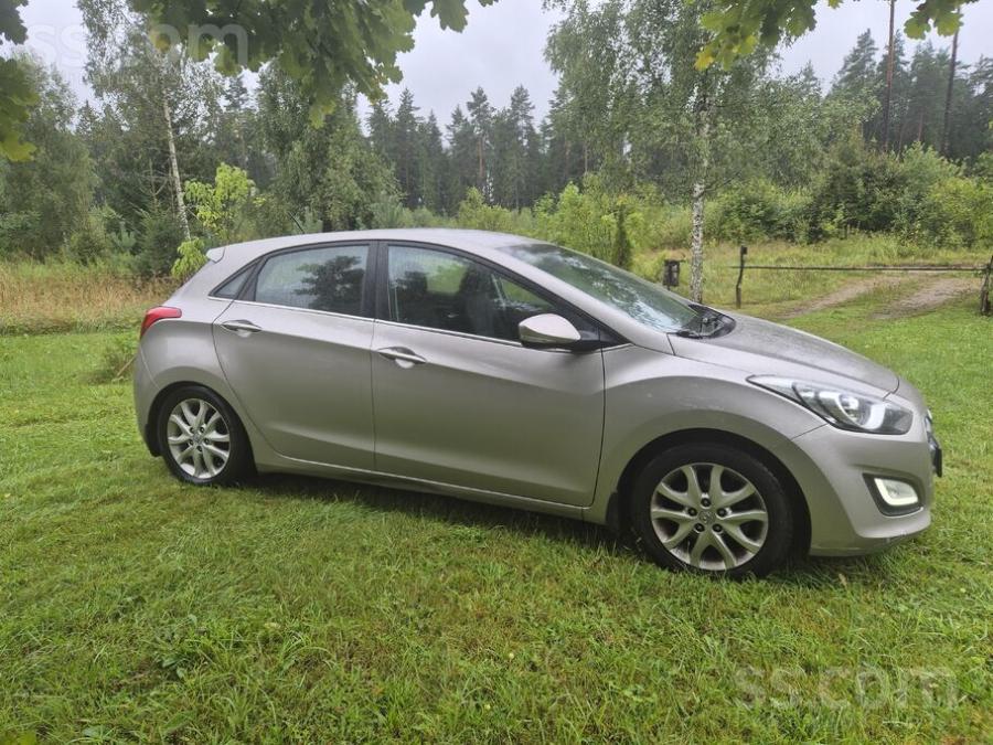 Pelēks Hyundai i30 2016 Rīga, ar dzinēja tilpumu 1.60 L un nobraukumu 175 tūkst. km par 1200 €, foto 2 vietnē AUTOMOTO.COM.LV