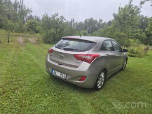Pelēks Hyundai i30 2016 Rīga, ar dzinēja tilpumu 1.60 L un nobraukumu 175 tūkst. km par 1200 €, foto 5 vietnē AUTOMOTO.COM.LV