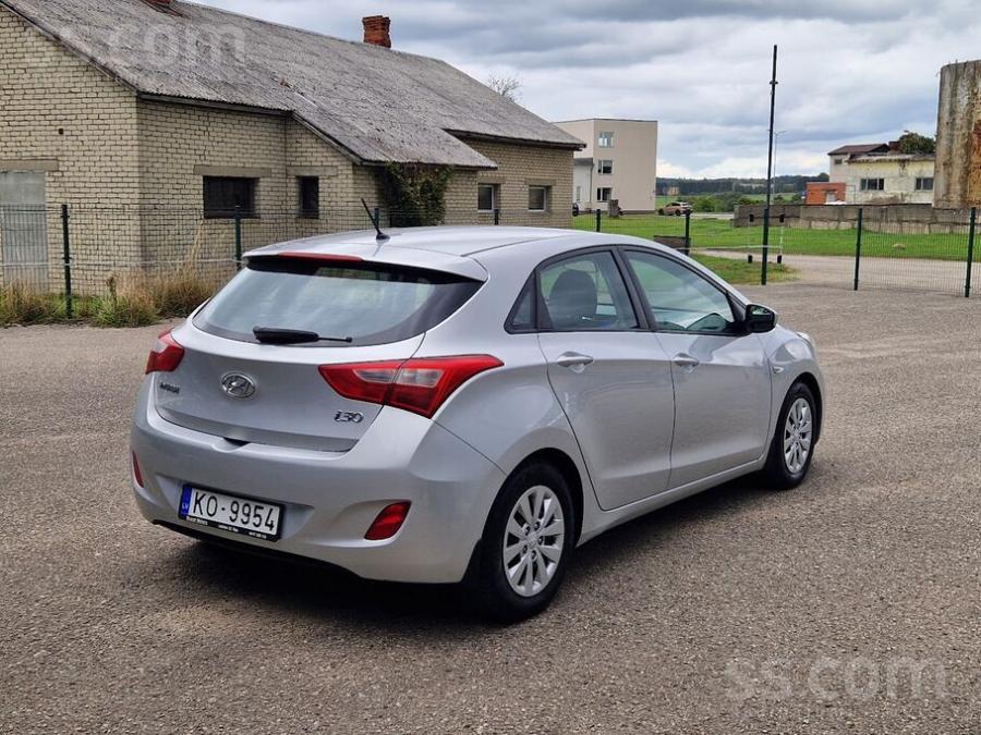 Серый Хендай i30 2017 в Валмиера, объемом двигателя 1.40 л и пробегом 330 тыс. км за 3400 €, фото 3 на AUTOMOTO.COM.LV