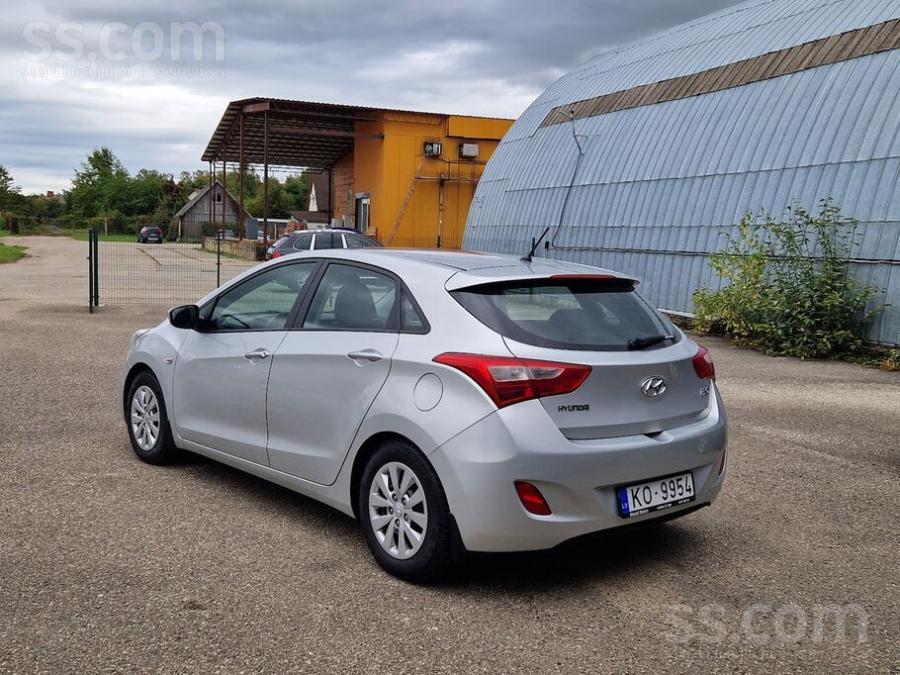 Серый Хендай i30 2017 в Валмиера, объемом двигателя 1.40 л и пробегом 330 тыс. км за 3400 €, фото 4 на AUTOMOTO.COM.LV