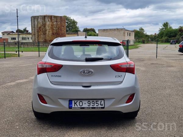 Pelēks Hyundai i30 2017 Valmiera, ar dzinēja tilpumu 1.40 L un nobraukumu 330 tūkst. km par 3400 €, foto 9 vietnē AUTOMOTO.COM.LV