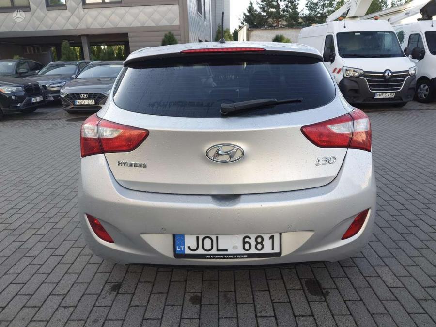 Серый Хендай i30 2017 в Каунас, объемом двигателя 1.58 л и пробегом 226 тыс. км за 6300 €, фото 6 на AUTOMOTO.COM.LV