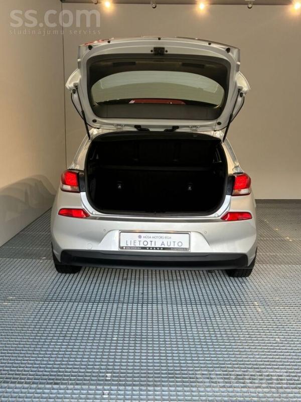 Grey Hyundai i30 2018 in Riga, with an engine capacity of 1.40 L and mileage of 102 thousand km for 6490 €, photo 5 on AUTOMOTO.COM.LV
