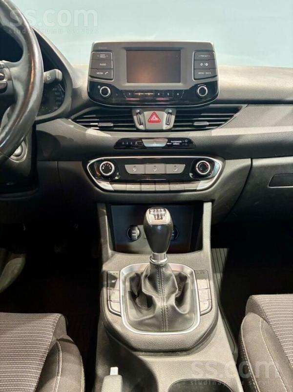 Grey Hyundai i30 2018 in Riga, with an engine capacity of 1.40 L and mileage of 102 thousand km for 6490 €, photo 9 on AUTOMOTO.COM.LV