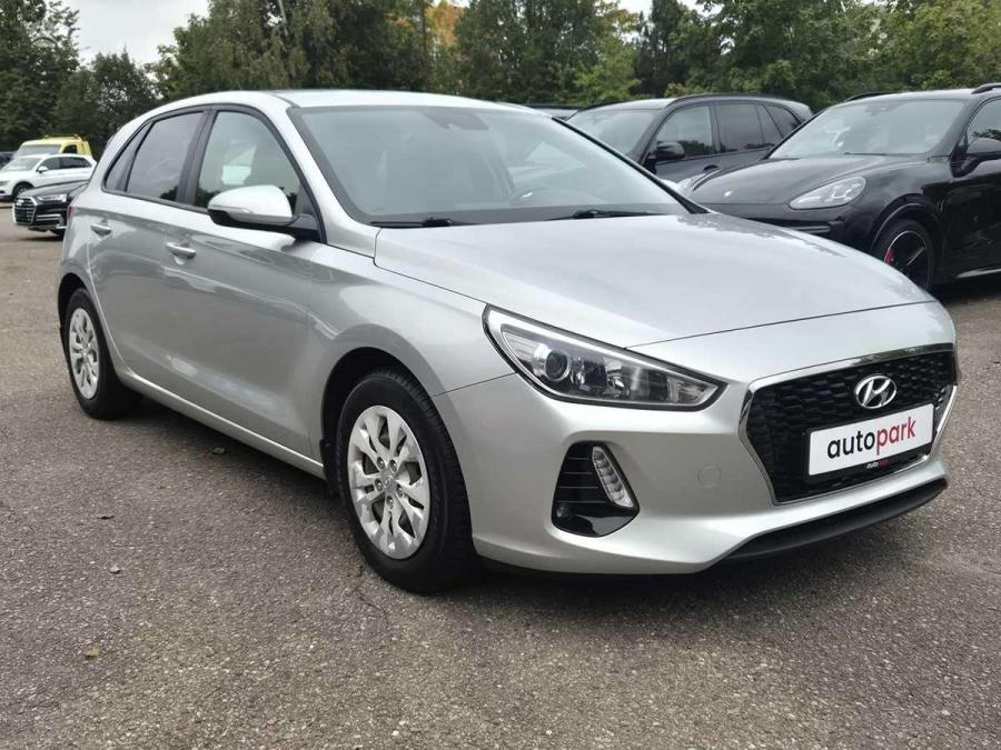 Pelēks Hyundai i30 2018 Viļņa, ar dzinēja tilpumu 1.37 L un nobraukumu 158 tūkst. km par 6999 €, foto 3 vietnē AUTOMOTO.COM.LV