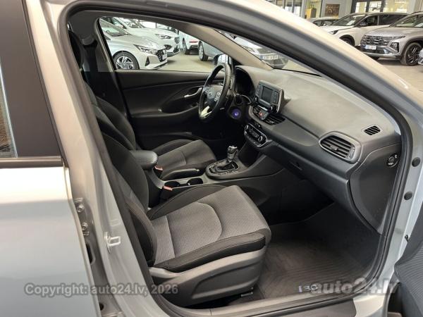Pelēks Hyundai i30 2018 Tallina, ar dzinēja tilpumu 1.40 L un nobraukumu 82 tūkst. km par 10900 €, foto 5 vietnē AUTOMOTO.COM.LV