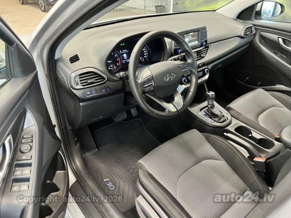 Pelēks Hyundai i30 2018 Tallina, ar dzinēja tilpumu 1.40 L un nobraukumu 82 tūkst. km par 10900 €, foto 7 vietnē AUTOMOTO.COM.LV