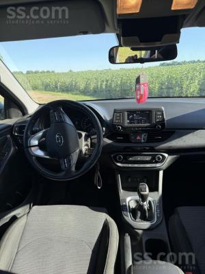Pelēks Hyundai i30 2018 Jelgava, ar dzinēja tilpumu 1.60 L un nobraukumu 158 tūkst. km par 6850 €, foto 7 vietnē AUTOMOTO.COM.LV