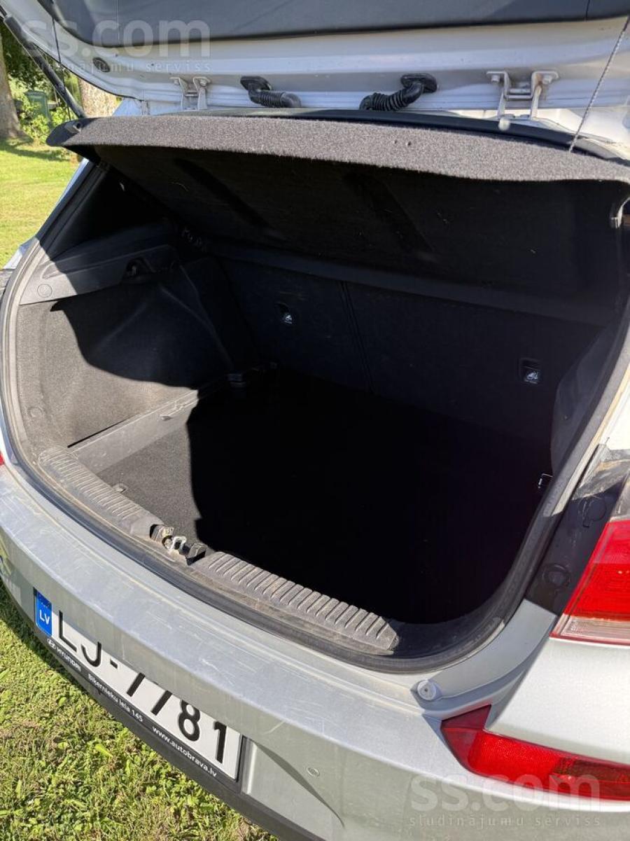 Pelēks Hyundai i30 2018 Jelgava, ar dzinēja tilpumu 1.60 L un nobraukumu 158 tūkst. km par 6850 €, foto 10 vietnē AUTOMOTO.COM.LV