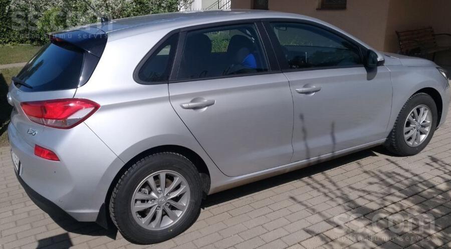 Grey Hyundai i30 2018 in Riga, with an engine capacity of 1.40 L and mileage of 11 thousand km for 10500 €, photo 5 on AUTOMOTO.COM.LV