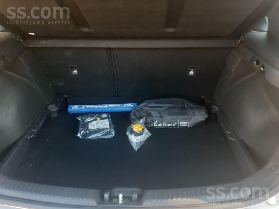 Grey Hyundai i30 2018 in Riga, with an engine capacity of 1.40 L and mileage of 11 thousand km for 10500 €, photo 13 on AUTOMOTO.COM.LV