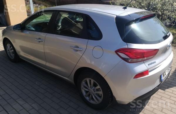 Pelēks Hyundai i30 2018 Rīga, ar dzinēja tilpumu 1.40 L un nobraukumu 11 tūkst. km par 10500 €, foto 7 vietnē AUTOMOTO.COM.LV