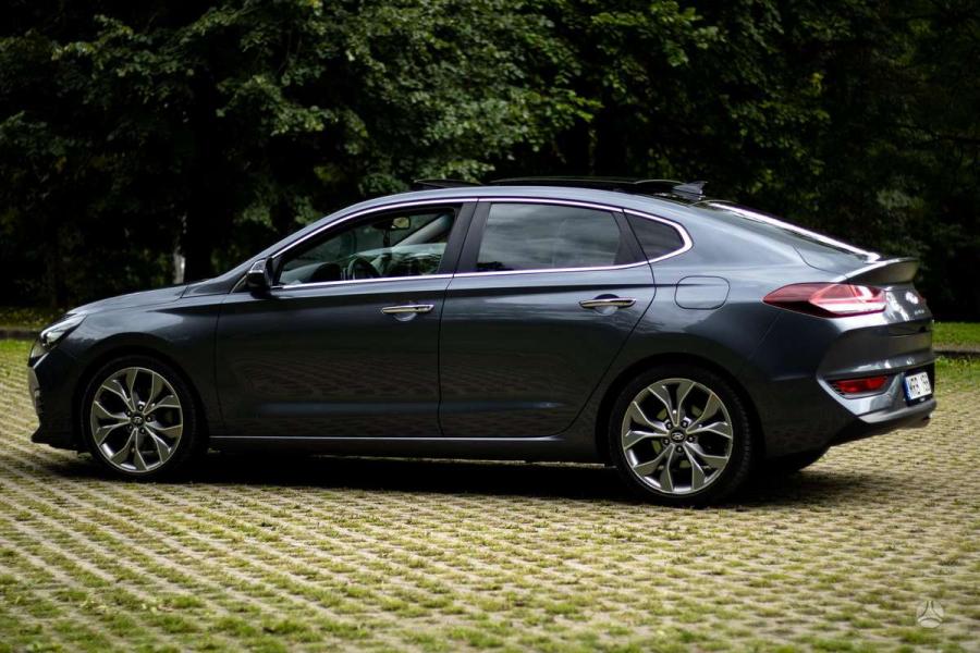 Pelēks Hyundai i30 2018 Viļņa, ar dzinēja tilpumu 1.35 L un nobraukumu 95 tūkst. km par 11500 €, foto 4 vietnē AUTOMOTO.COM.LV