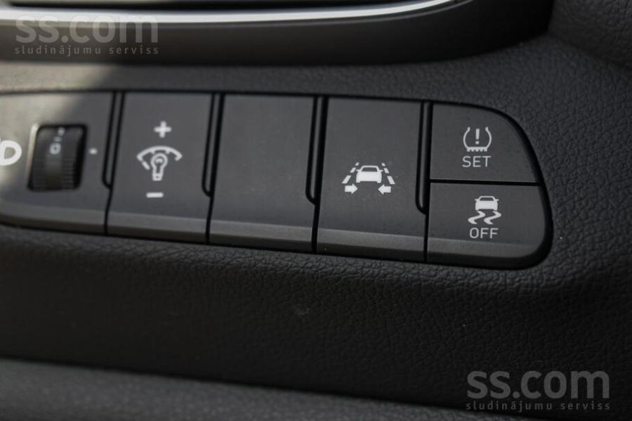 Pelēks Hyundai i30 2019 Rīga, ar dzinēja tilpumu 1.00 L un nobraukumu 162 tūkst. km par 6990 €, foto 17 vietnē AUTOMOTO.COM.LV