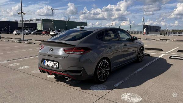 Grey Hyundai i30 2019 in Kaunas, with an engine capacity of 2.00 L and mileage of 63 thousand km for 20999 €, photo 2 on AUTOMOTO.COM.LV