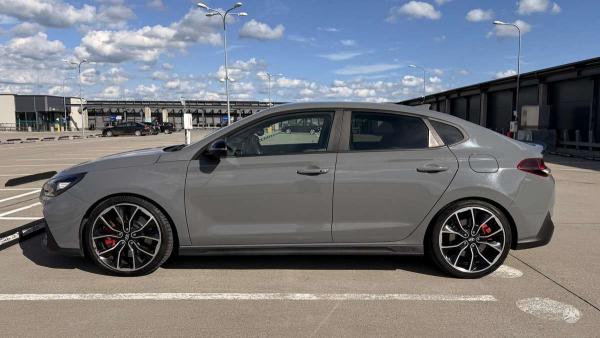Grey Hyundai i30 2019 in Kaunas, with an engine capacity of 2.00 L and mileage of 63 thousand km for 20999 €, photo 3 on AUTOMOTO.COM.LV