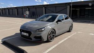 Pelēks Hyundai i30 2019 Kauņa, ar dzinēja tilpumu 2.00 L un nobraukumu 63 tūkst. km par 20999 €, foto  vietnē AUTOMOTO.COM.LV