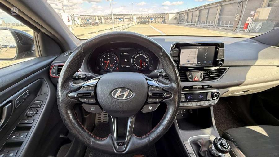 Pelēks Hyundai i30 2019 Kauņa, ar dzinēja tilpumu 2.00 L un nobraukumu 63 tūkst. km par 20999 €, foto 14 vietnē AUTOMOTO.COM.LV