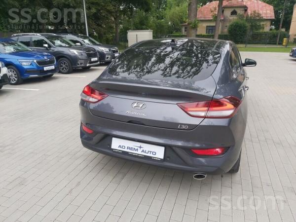 Pelēks Hyundai i30 2020 Rīga, ar dzinēja tilpumu 1.40 L un nobraukumu 162 tūkst. km par 12300 €, foto 4 vietnē AUTOMOTO.COM.LV