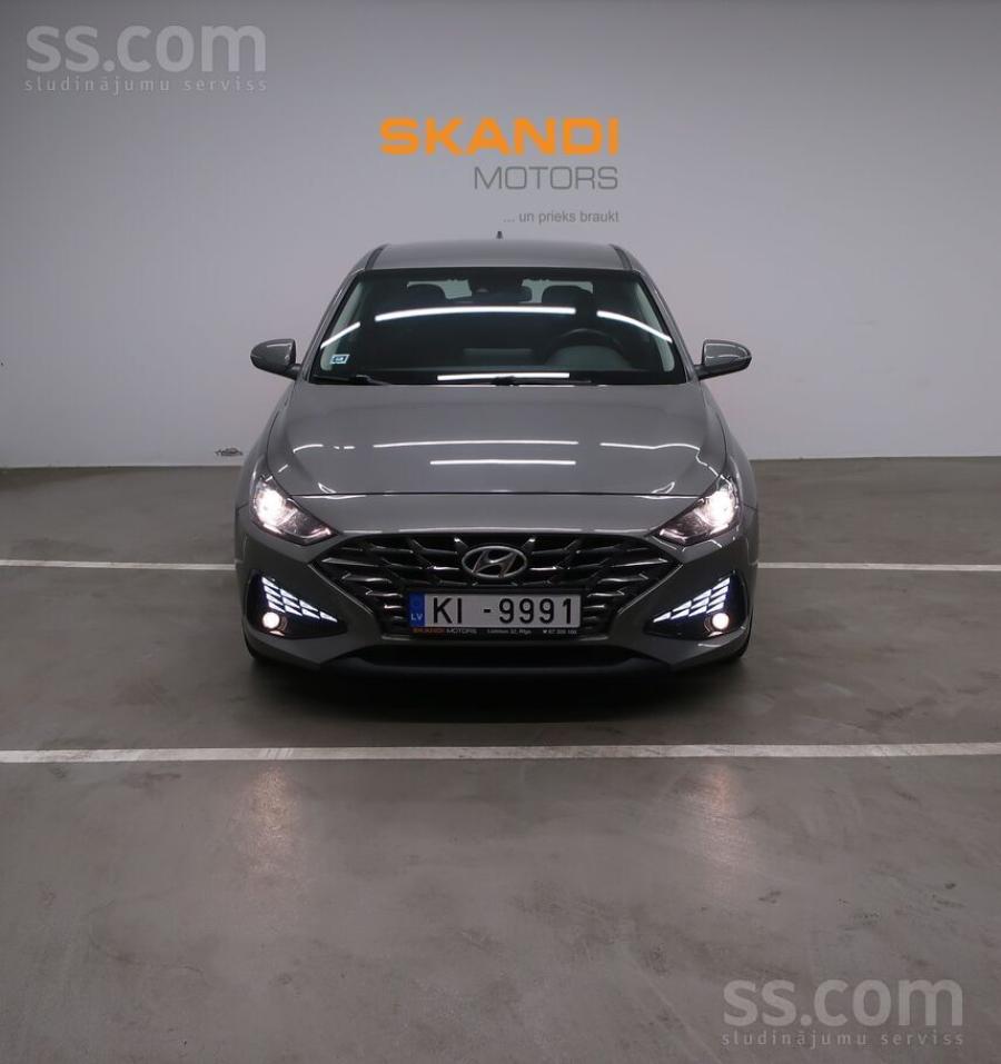 Pelēks Hyundai i30 2021 Rīga, ar dzinēja tilpumu 1.00 L un nobraukumu 53 tūkst. km par 14790 €, foto 2 vietnē AUTOMOTO.COM.LV