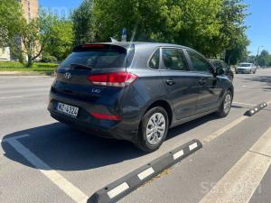 Pelēks Hyundai i30 2021 Rīga, ar dzinēja tilpumu 1.50 L un nobraukumu 37 tūkst. km par 9700 €, foto 4 vietnē AUTOMOTO.COM.LV