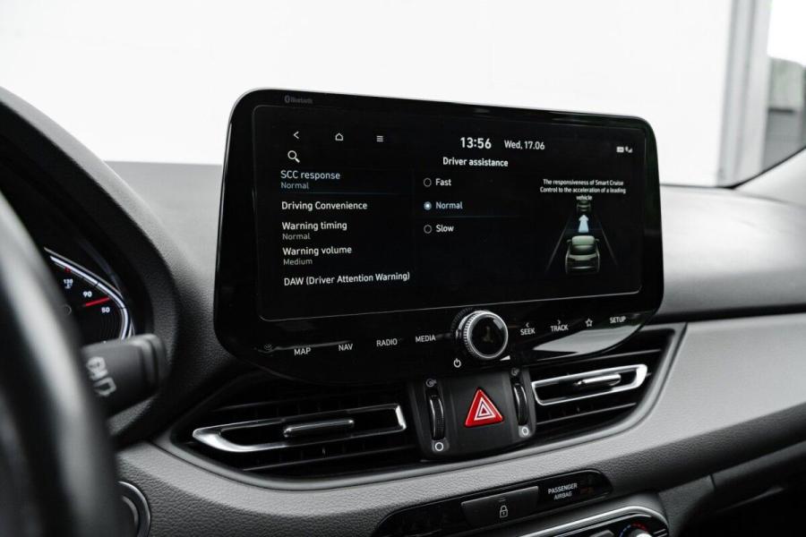 Серый Хендай i30 2021 в Рига, объемом двигателя 1.00 л и пробегом 58 тыс. км за 15950 €, фото 18 на AUTOMOTO.COM.LV