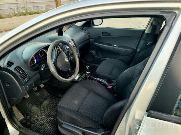 Grey Hyundai i30 2021 in Jelgava, with an engine capacity of 1.60 L and mileage of 306 thousand km for 2290 €, photo 7 on AUTOMOTO.COM.LV