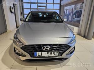 Pelēks Hyundai i30 2021 Liepāja, ar dzinēja tilpumu 1.50 L un nobraukumu 86 tūkst. km par 9950 €, foto 3 vietnē AUTOMOTO.COM.LV