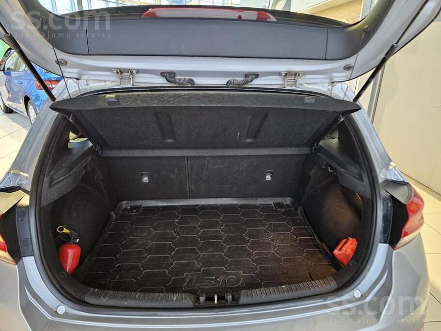 Pelēks Hyundai i30 2021 Liepāja, ar dzinēja tilpumu 1.50 L un nobraukumu 86 tūkst. km par 9950 €, foto 12 vietnē AUTOMOTO.COM.LV