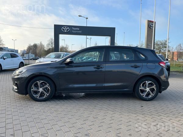 Pelēks Hyundai i30 2022 Liepāja, ar dzinēja tilpumu 1.00 L un nobraukumu 67 tūkst. km par 13100 €, foto 2 vietnē AUTOMOTO.COM.LV