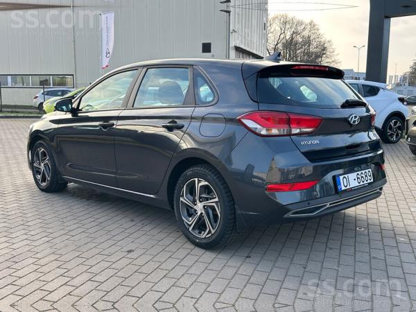 Pelēks Hyundai i30 2022 Liepāja, ar dzinēja tilpumu 1.00 L un nobraukumu 67 tūkst. km par 13100 €, foto 3 vietnē AUTOMOTO.COM.LV