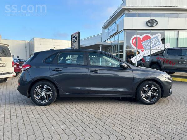 Pelēks Hyundai i30 2022 Liepāja, ar dzinēja tilpumu 1.00 L un nobraukumu 67 tūkst. km par 13100 €, foto 5 vietnē AUTOMOTO.COM.LV