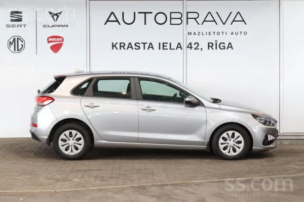 Hyundai i30 2022 Rīga vietnē Pelēks Hyundai i30 2022 Rīga, ar dzinēja tilpumu 1.50 L un nobraukumu 80 tūkst. km par 10400 €, foto 6 vietnē AUTOMOTO.COM.LV