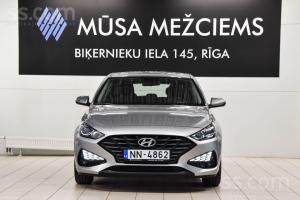 Серый Хендай i30 2023 в Рига, объемом двигателя 1.50 л и пробегом 25 тыс. км за 12990 €, фото 3 на AUTOMOTO.COM.LV