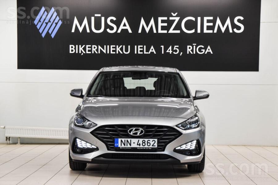 Серый Хендай i30 2023 в Рига, объемом двигателя 1.50 л и пробегом 25 тыс. км за 12990 €, фото 3 на AUTOMOTO.COM.LV