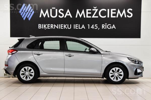 Серый Хендай i30 2023 в Рига, объемом двигателя 1.50 л и пробегом 25 тыс. км за 12990 €, фото 4 на AUTOMOTO.COM.LV