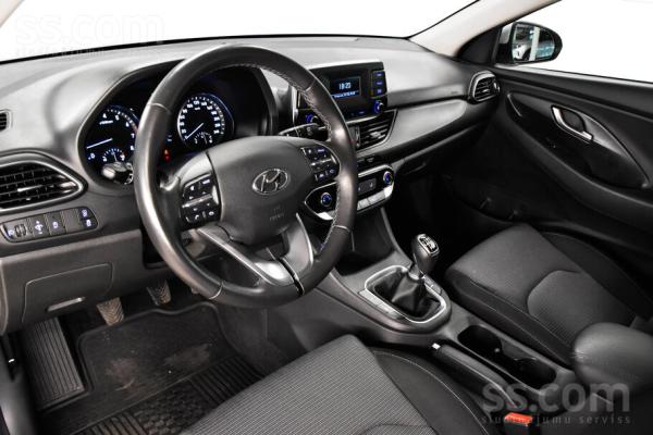 Grey Hyundai i30 2023 in Riga, with an engine capacity of 1.50 L and mileage of 25 thousand km for 12990 €, photo 10 on AUTOMOTO.COM.LV