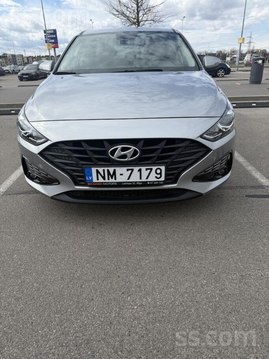 Серый Хендай i30 2023 в Рига, объемом двигателя 1.50 л и пробегом 26 тыс. км за 12100 €, фото 4 на AUTOMOTO.COM.LV
