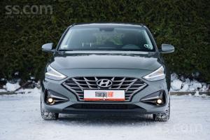 Серый Хендай i30 2024 в Рига, объемом двигателя 1.00 л и пробегом 25 тыс. км за 18700 €, фото 3 на AUTOMOTO.COM.LV