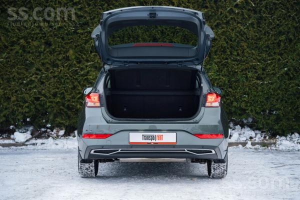 Grey Hyundai i30 2024 in Riga, with an engine capacity of 1.00 L and mileage of 25 thousand km for 18700 €, photo 7 on AUTOMOTO.COM.LV
