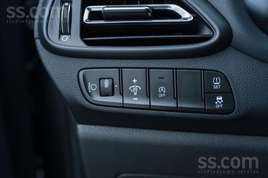 Серый Хендай i30 2024 в Рига, объемом двигателя 1.00 л и пробегом 25 тыс. км за 18700 €, фото 27 на AUTOMOTO.COM.LV