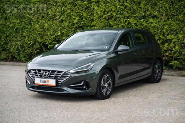Pelēks Hyundai i30 2024 Rīga, ar dzinēja tilpumu 1.00 L un nobraukumu 54 tūkst. km par 18700 €, foto 1 vietnē AUTOMOTO.COM.LV