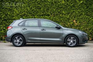 Pelēks Hyundai i30 2024 Rīga, ar dzinēja tilpumu 1.00 L un nobraukumu 54 tūkst. km par 17950 €, foto 5 vietnē AUTOMOTO.COM.LV