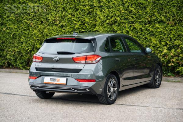 Pelēks Hyundai i30 2024 Rīga, ar dzinēja tilpumu 1.00 L un nobraukumu 54 tūkst. km par 18700 €, foto 5 vietnē AUTOMOTO.COM.LV