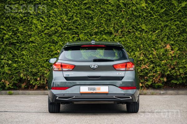 Pelēks Hyundai i30 2024 Rīga, ar dzinēja tilpumu 1.00 L un nobraukumu 54 tūkst. km par 18700 €, foto 6 vietnē AUTOMOTO.COM.LV