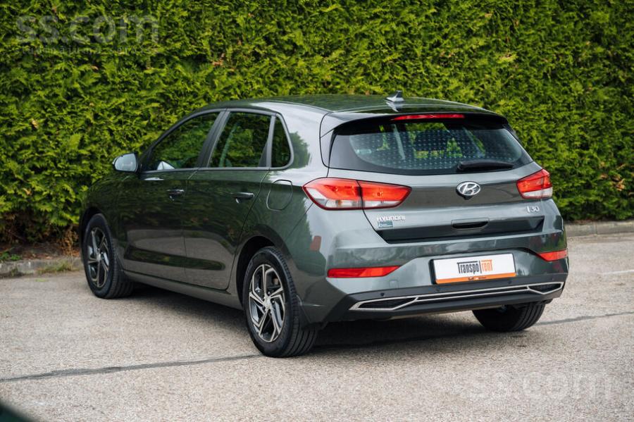 Pelēks Hyundai i30 2024 Rīga, ar dzinēja tilpumu 1.00 L un nobraukumu 54 tūkst. km par 17950 €, foto 9 vietnē AUTOMOTO.COM.LV