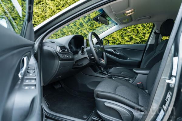 Pelēks Hyundai i30 2024 Rīga, ar dzinēja tilpumu 1.00 L un nobraukumu 54 tūkst. km par 18700 €, foto 10 vietnē AUTOMOTO.COM.LV